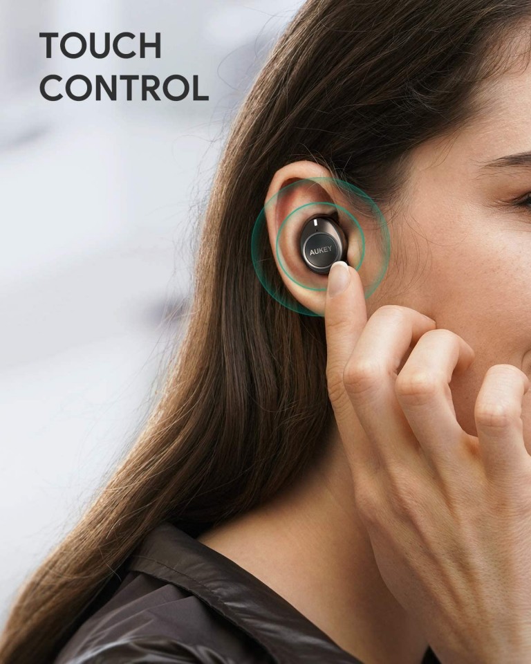 Les écouteurs Bluetooth 5 sans Fil Aukey. Microphone intégré.